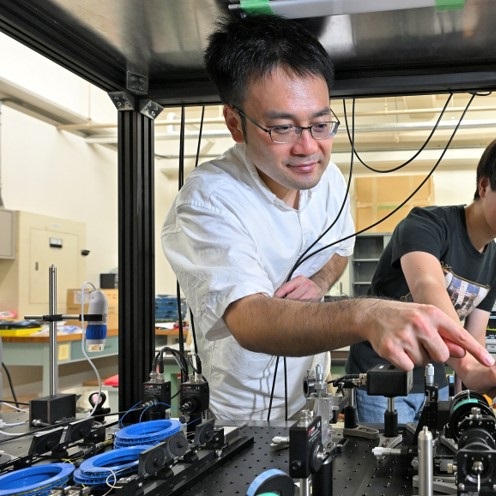Mechanism-sharing dual-comb fiber laser in all-fiber type developed ...